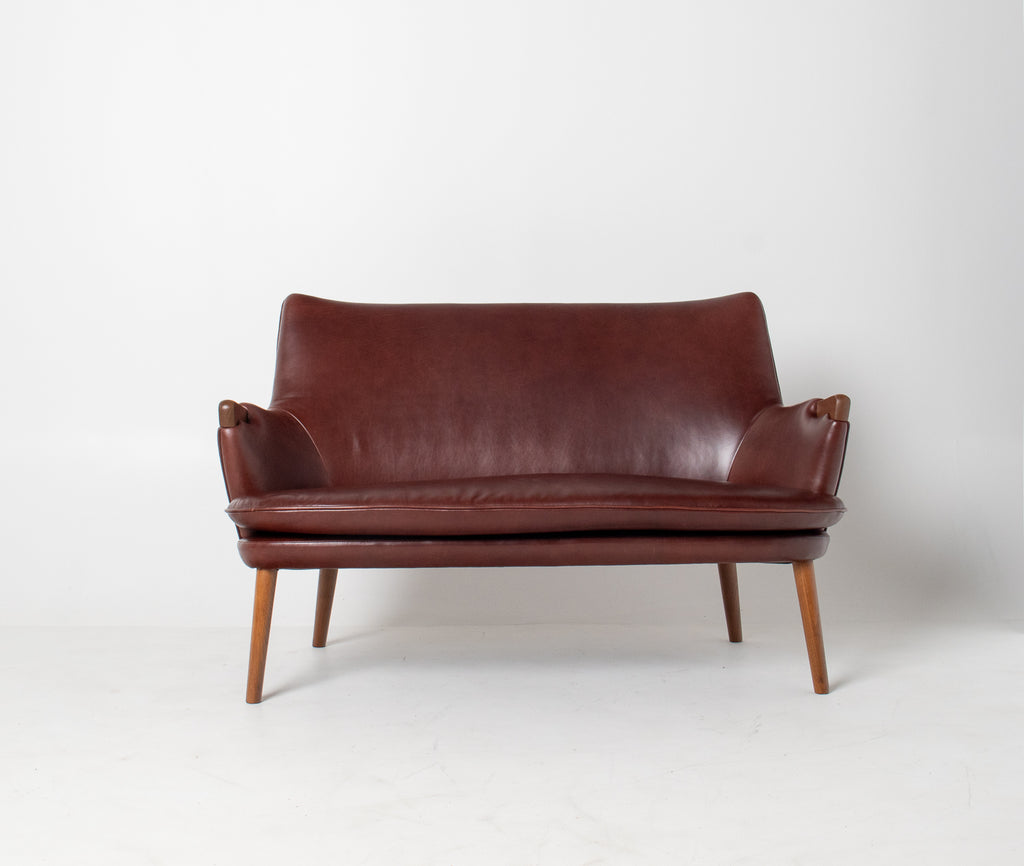 Hans Weger CH72 Sofa in Oxblood Leather – Hobbs Modern