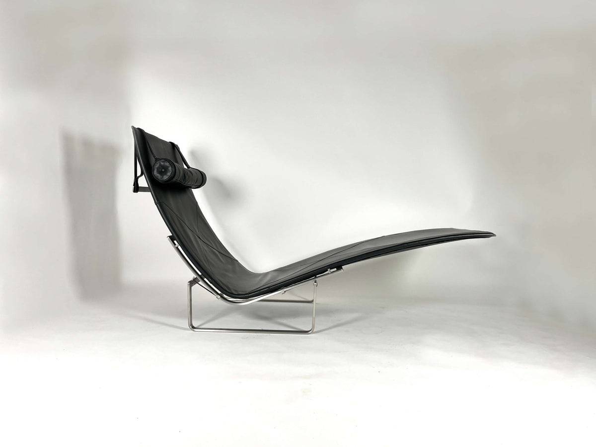 Vintage Chaise Lounge by Fritz Hansen Hobbs Modern